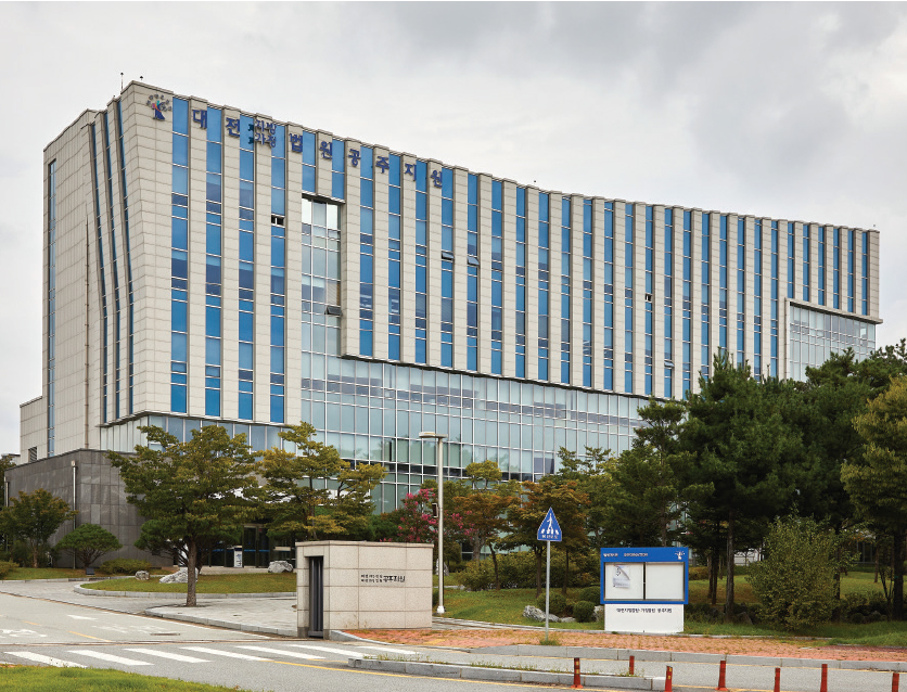 의사 고용해 카복시 시술 클리닉 '우회 운영' 한의사 덜미